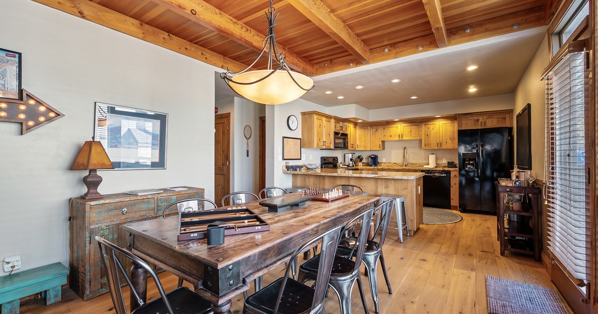 Three Kings Powder Lodge