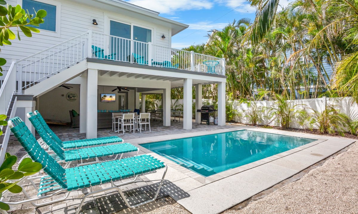 Day Break Bungalow - Vacation Rental in Holmes Beach,FL | AMI Locals