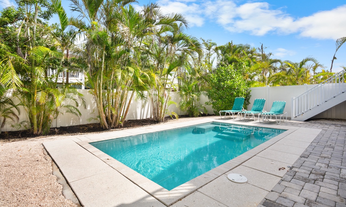 Day Break Bungalow - Vacation Rental in Holmes Beach,FL | AMI Locals