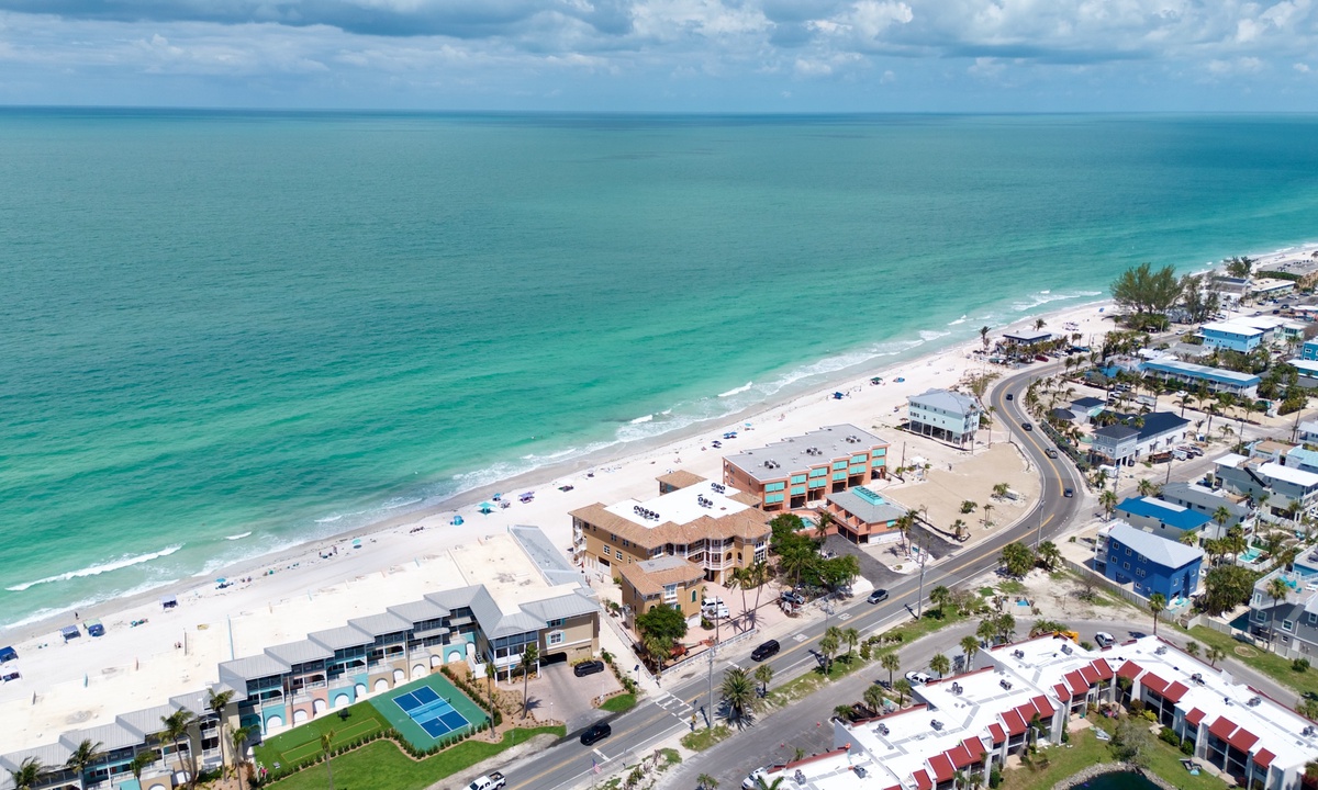 Marbella Villa 6 - Vacation Rental in Bradenton Beach,FL | AMI Locals