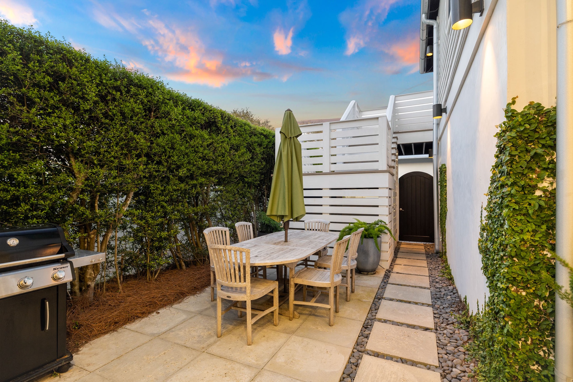 Abba Cottage & Carriage House