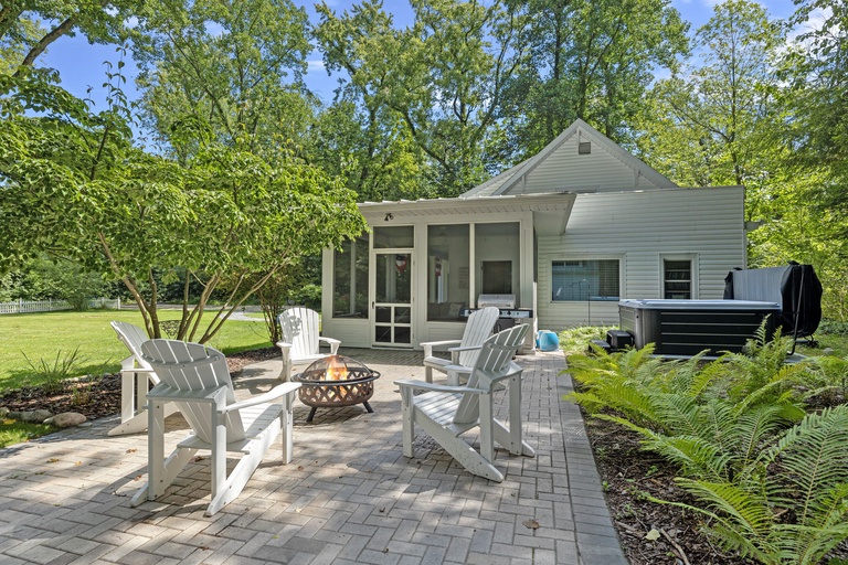 Whispering Arbor | Juniper Holiday + Home