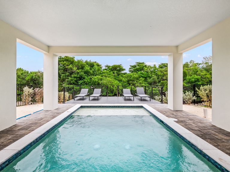 Salty Seagull at Hunter's Point | Anna Maria Vacations