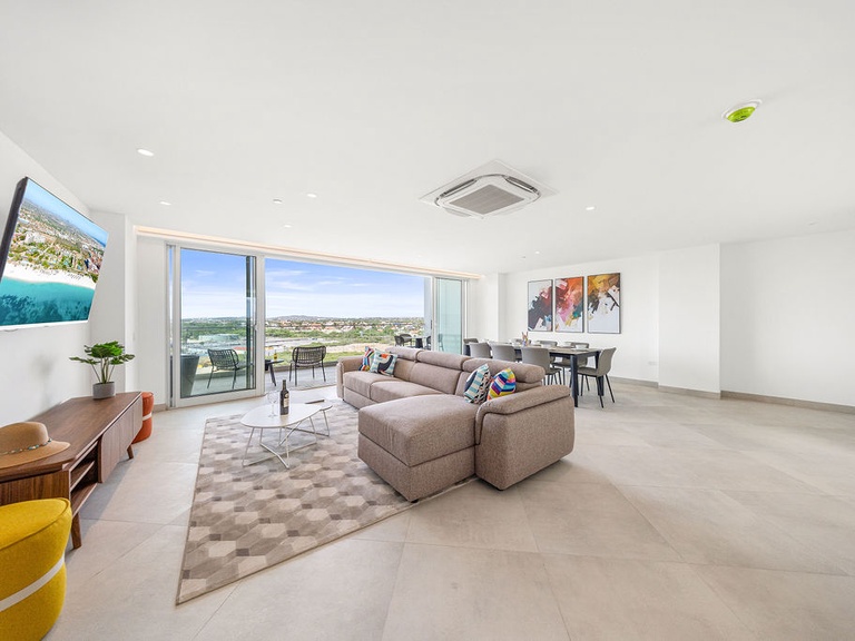 A360.E51 - Luxury 3BR Condo Steps to Eagle Beach | Blue Aruba