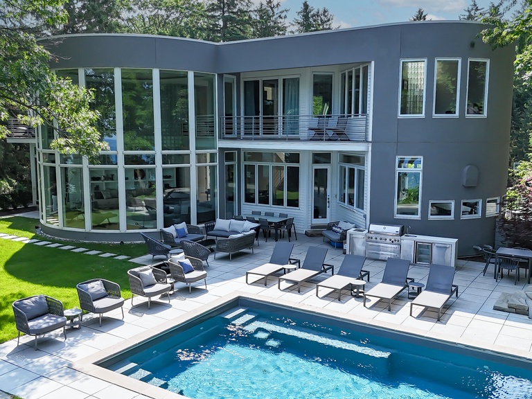 Luxury Lake Michigan Beach House with private Pool & Hot Tub