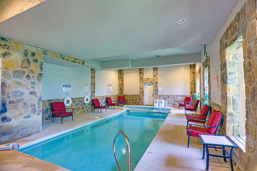Paradise Mountain Pool Lodge | Venture Smoky Mountains