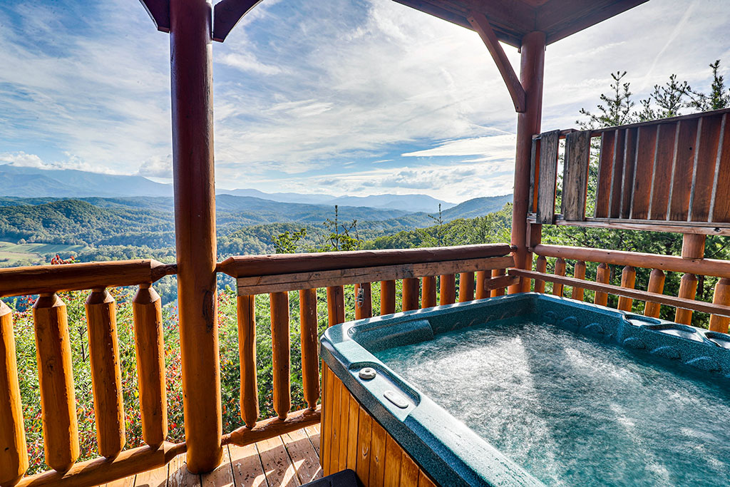 Sugar Bear's Den | Venture Smoky Mountains