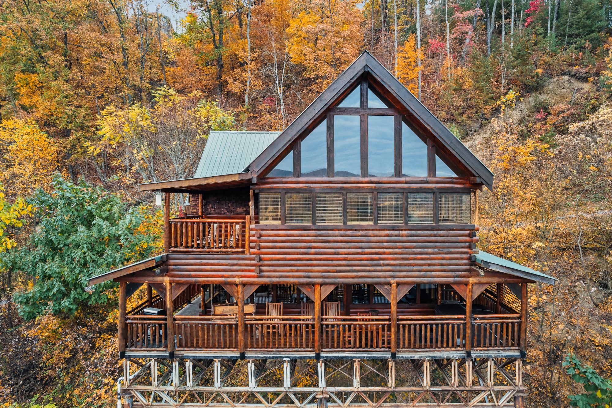 Lovers Loft #62 | Venture Smoky Mountains