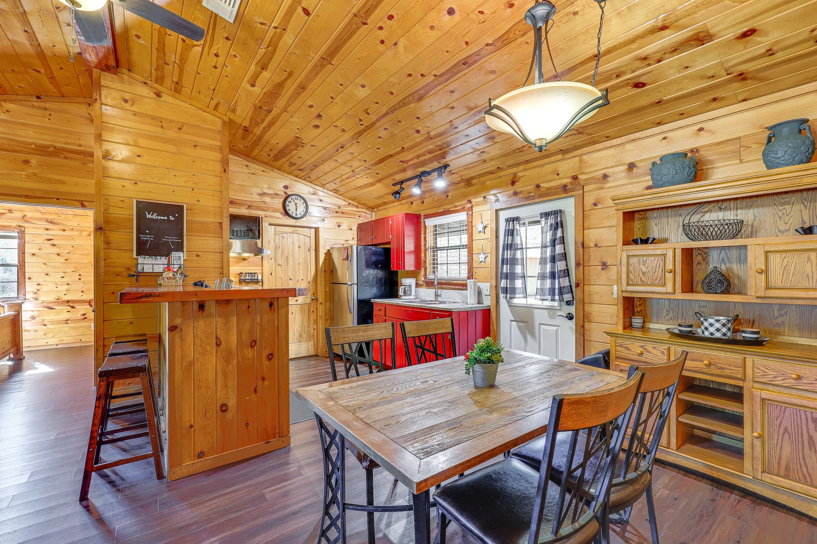 Starlight Cabin on Mountain Fork River