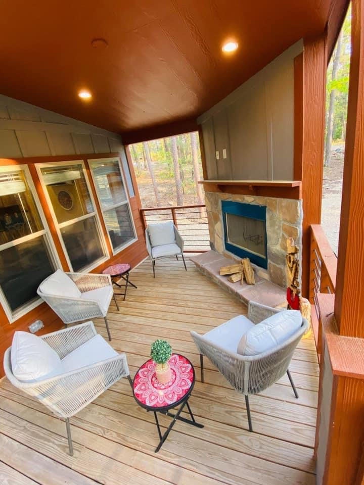 Romantic Splash Cabin