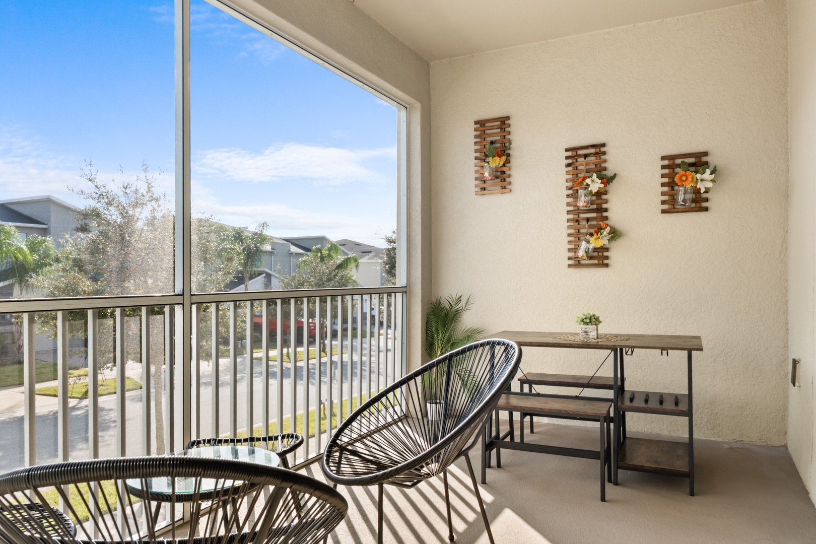 Beautiful 3BR/2BA Condo with Balcony 372