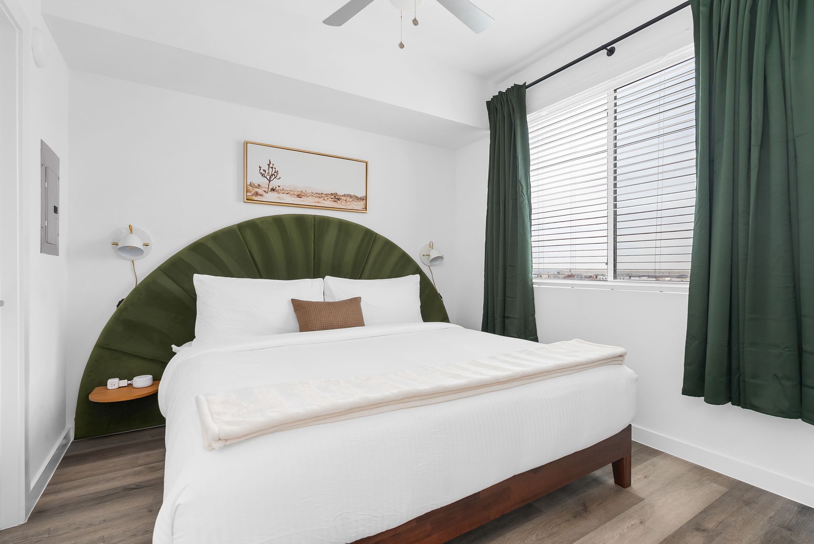 Resia Rayzor Ranch #1423 | Polished designer 1BR | Denton