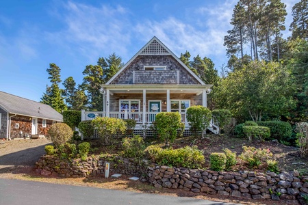 Bella Beach Vacation Rentals and Cottages on the Oregon Coast
