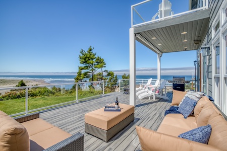 Lincoln City Vacation Rentals - Meredith Lodging