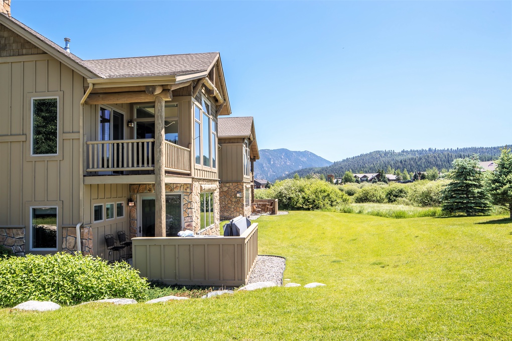 Big Sky Vacation Rentals - Big Sky Vacation Homes | Two Pines Properties